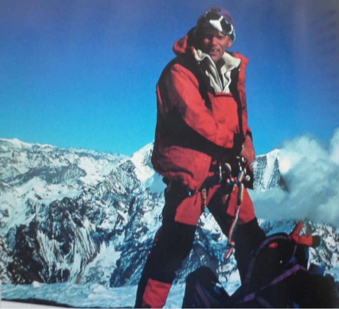 Anatoli Boukreev Un Alpinista Récord Cordada